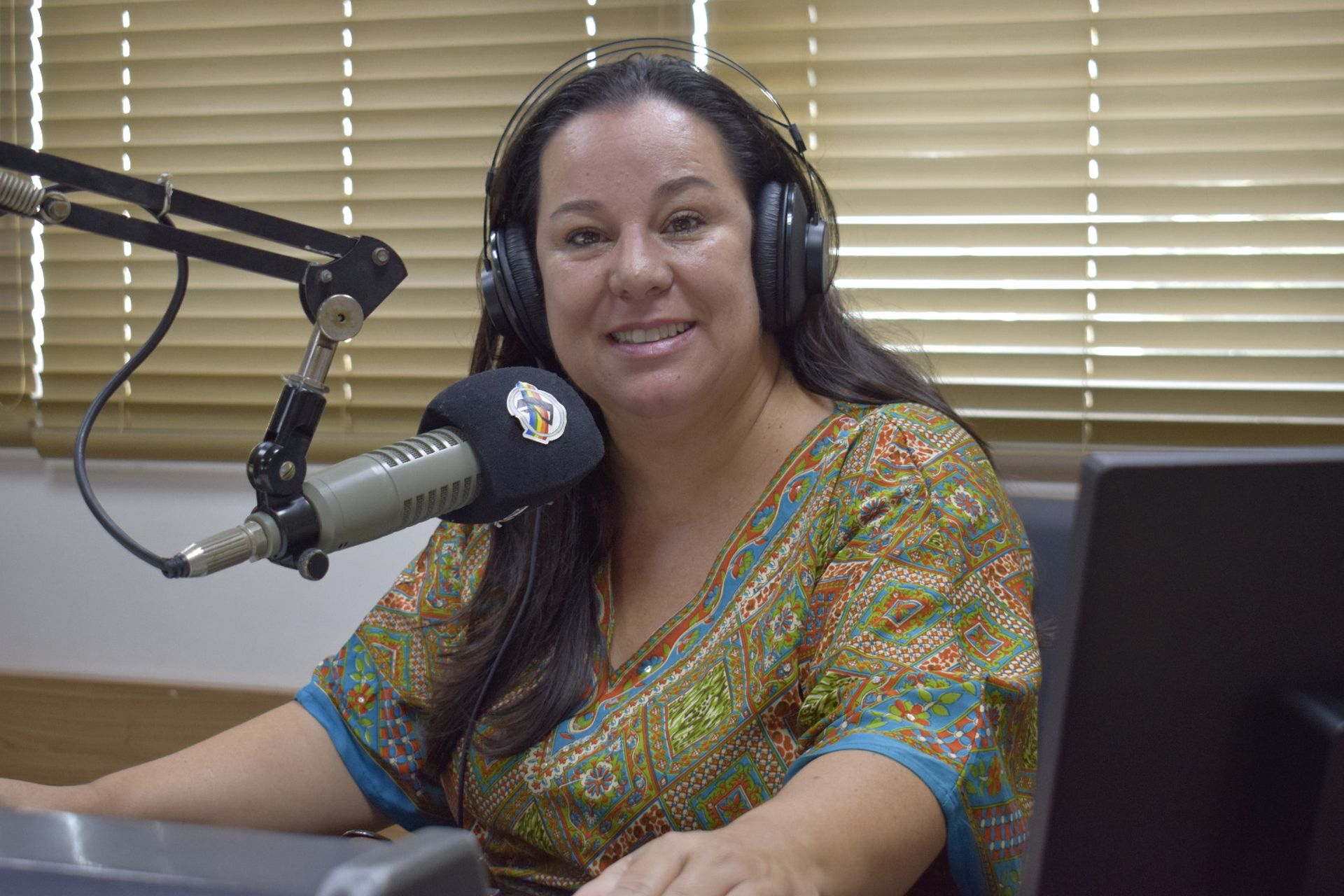 Locutora da Rádio Cidade é finalista no prêmio “Microfone de Ouro”