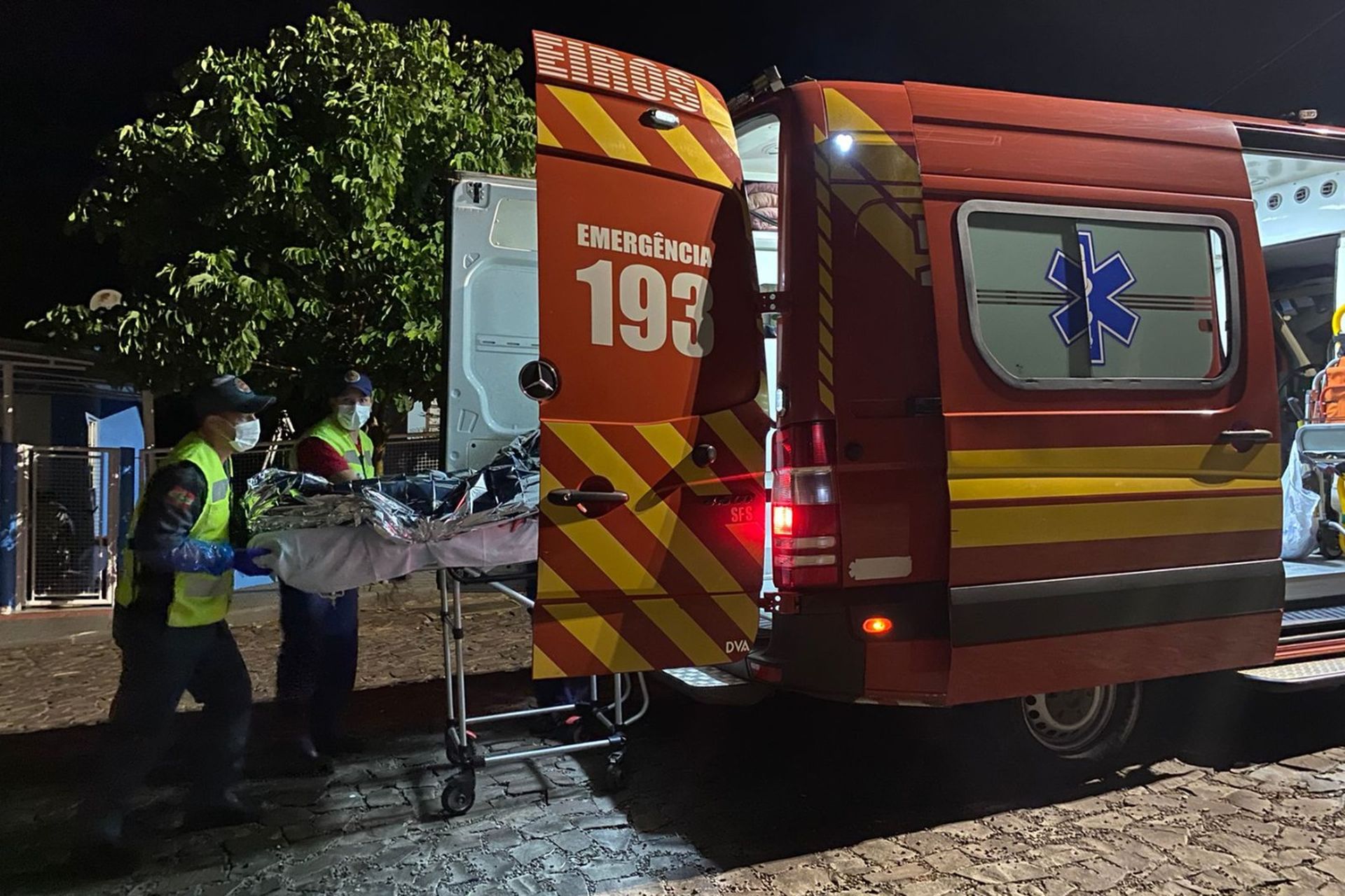 Mulher é Brutalmente Agredida E Homem é Atingido Por Tiro Em Smo